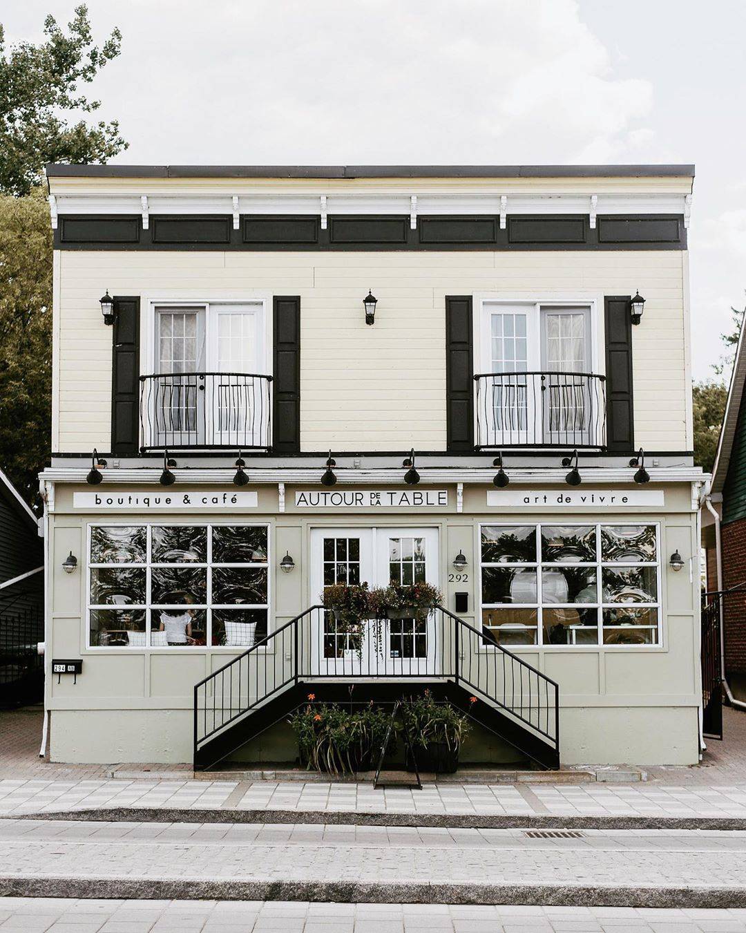 Autour de la Table | Th3rdwave Montréal