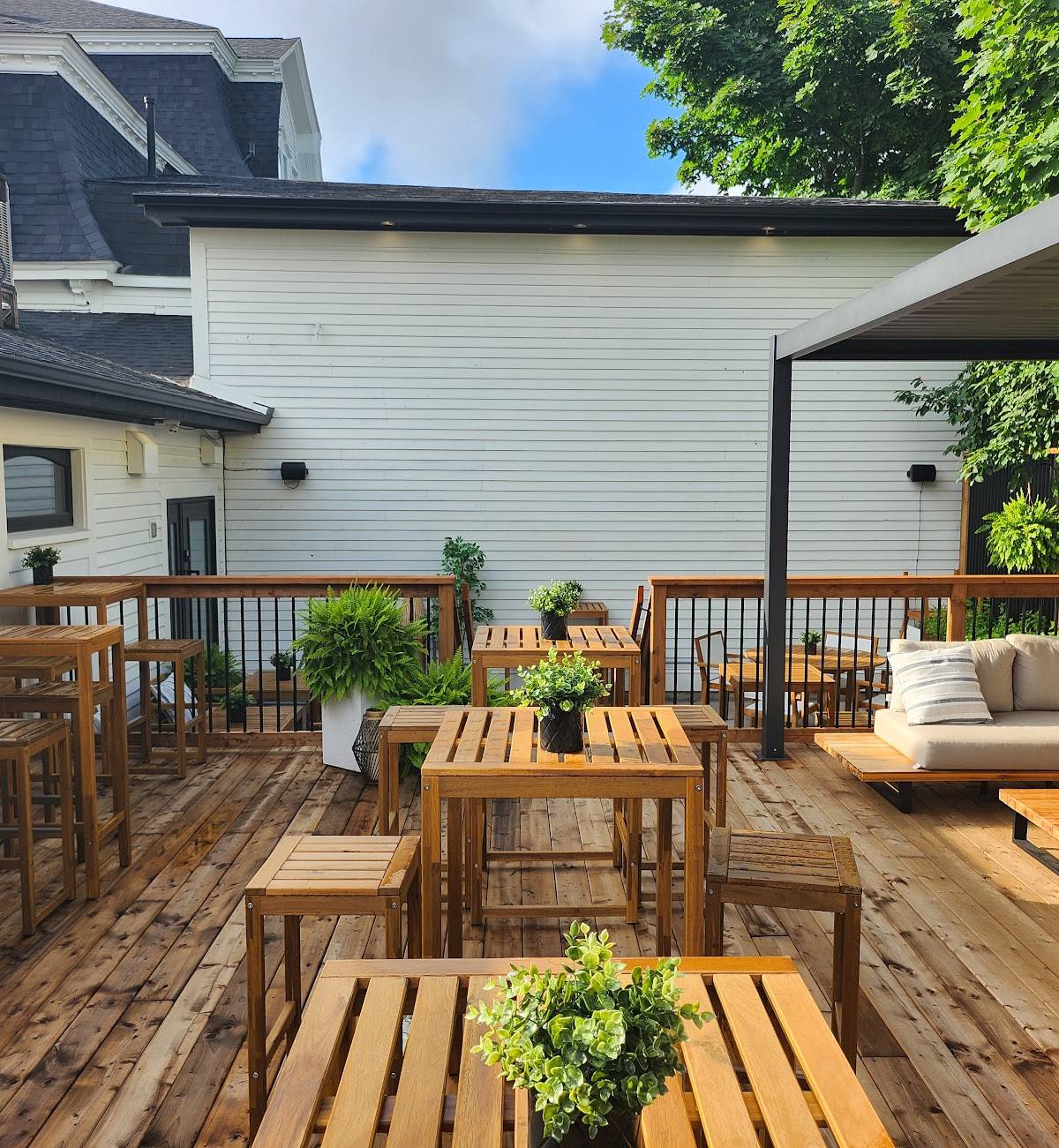 LOLI Café & Lounge | Th3rdwave